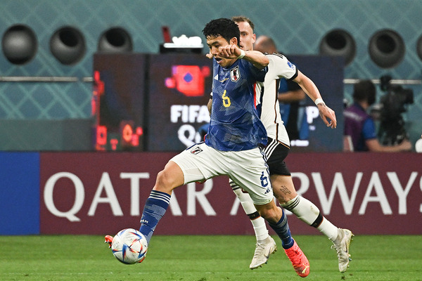【カタールw杯】遠藤航、“デュエル王”がドイツ相手に見せた圧巻スタッツ 「中盤での華麗なプレー」と称賛 1枚目の写真・画像 Cycle